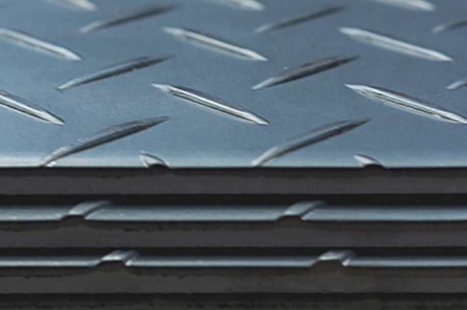 Quais são as principais aplicações da Chapa de Aço Xadrez - New Aço