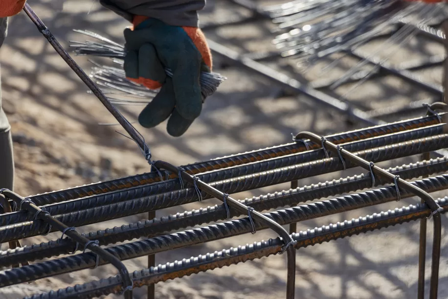 Como garantir a durabilidade da chapa de aço xadrez? - New Aço